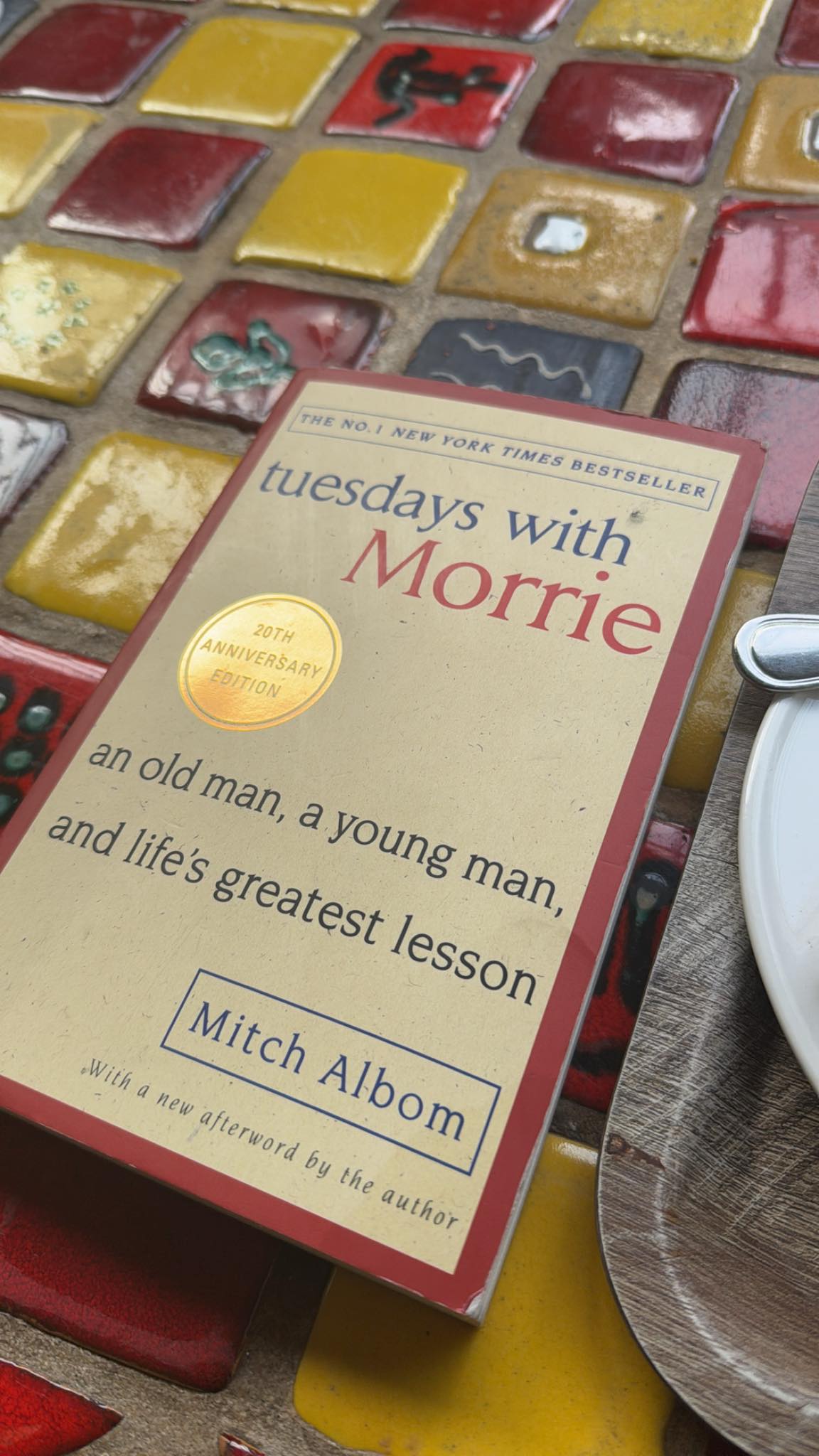 Book Review: 'Tuesdays with Morrie' - Libyan Wanderer